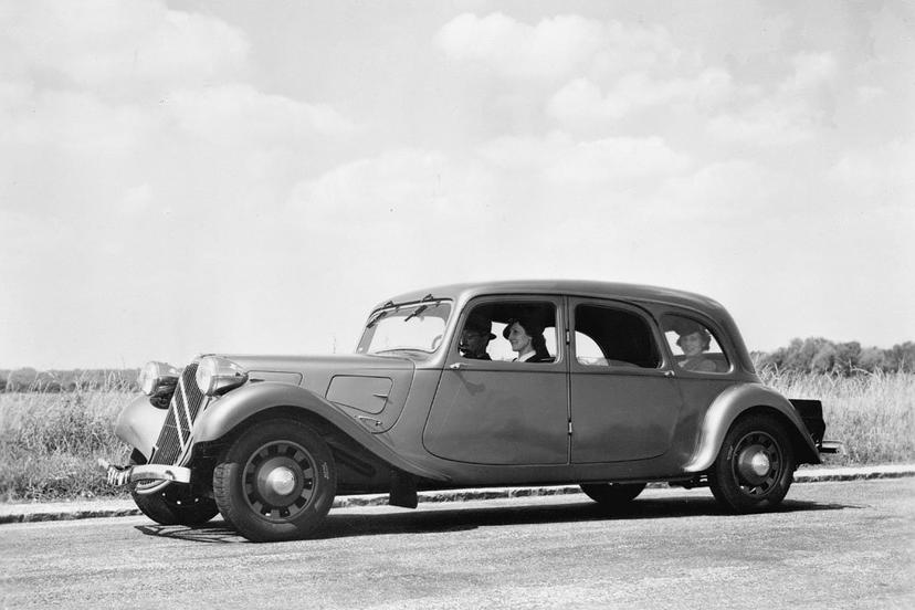 Citroen turns spotlight on its family cars at the Retromobile show ...