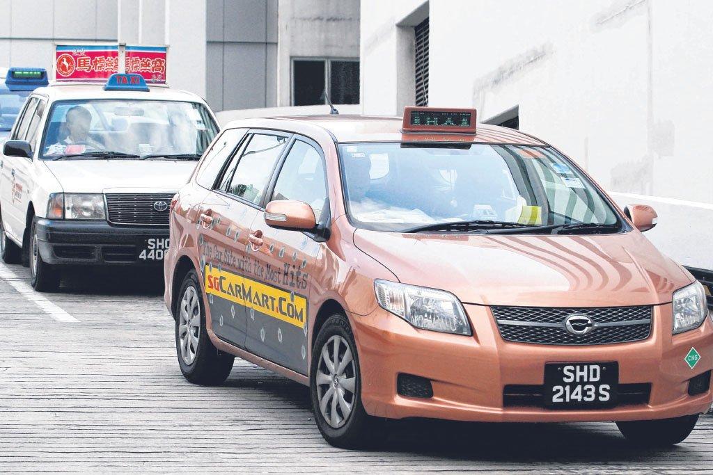 Applications for taxi-driving licenses take a dive - Sgcarmart