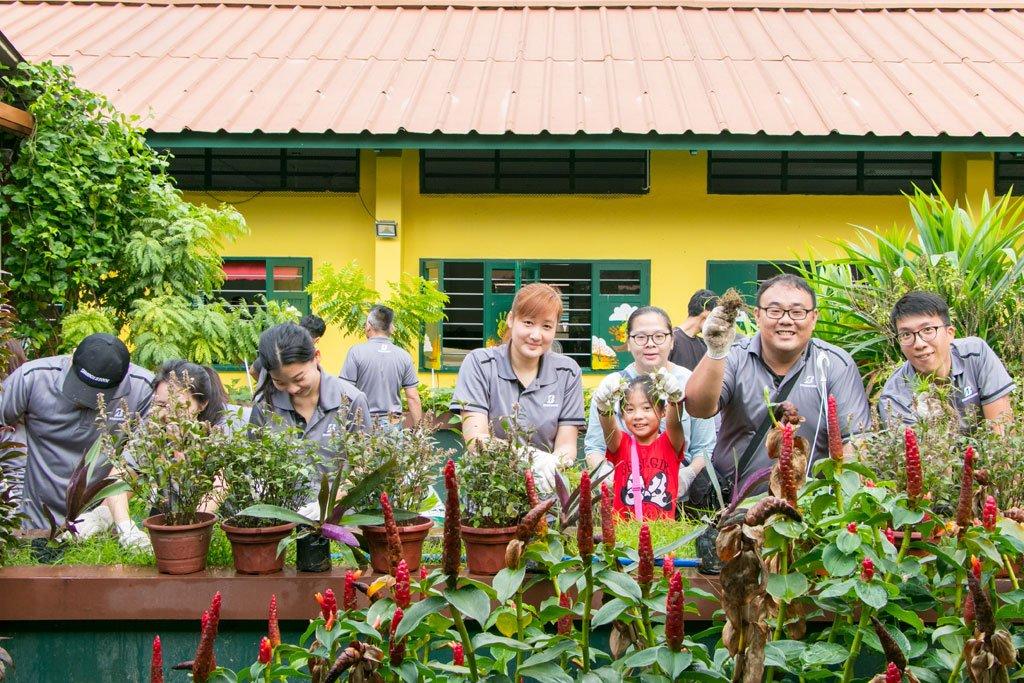 Bridgestone gives back to Lee Ah Mooi Home of the Aged - Sgcarmart