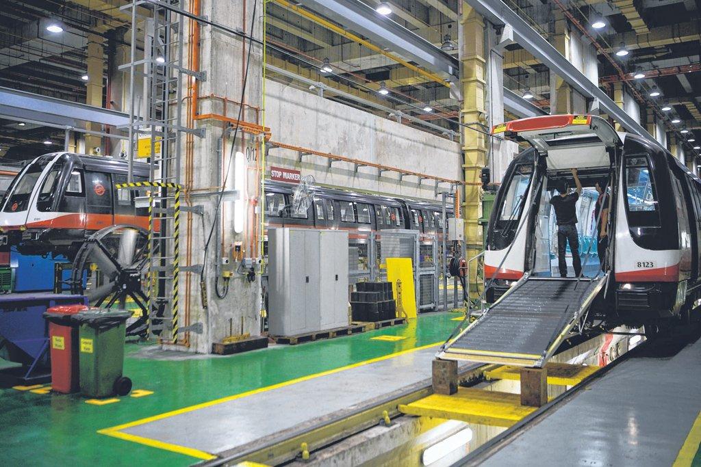 SMRT worker dies after suffering severe injuries at work - Sgcarmart