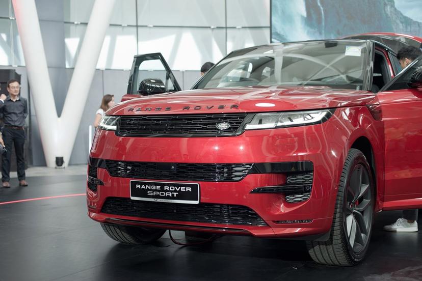 The all new Range Rover Sport Mild Hybrid, built on the MLA-Flex ...