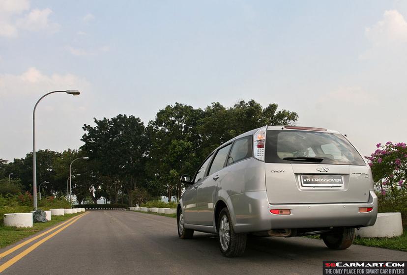 Chery V5 Crossover 2.4 Review - Sgcarmart