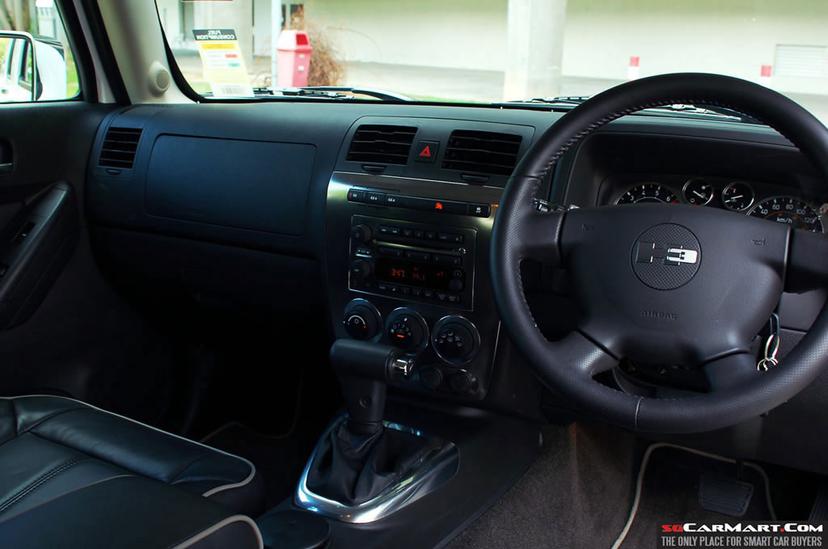 Hummer H3 Review - Sgcarmart