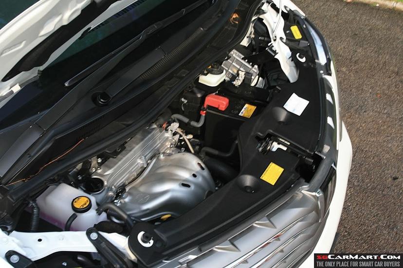 Toyota Alphard 2.4 (A) Review - Sgcarmart