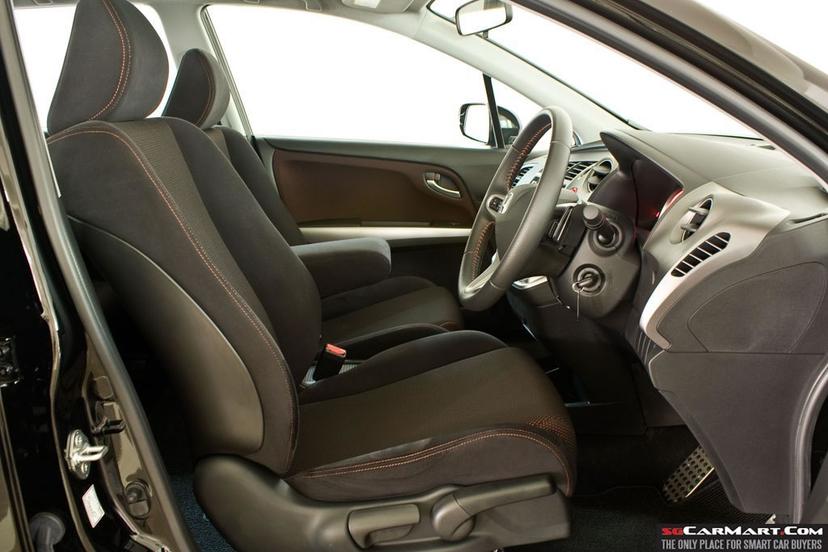 Honda Stream RSZ 1.8 (A) Review - Sgcarmart