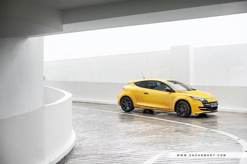 Renault Megane RS 2.0T 265 (M) Review - Sgcarmart
