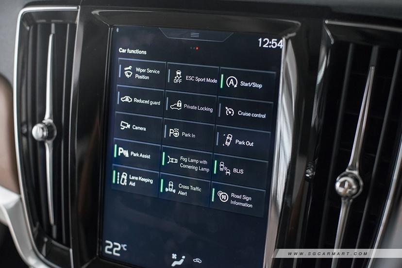 Volvo S90 T6 Inscription (A) Review - Sgcarmart