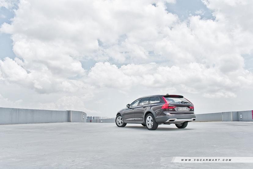 Volvo V90 Cross Country T5 Momentum (A) Review - Sgcarmart