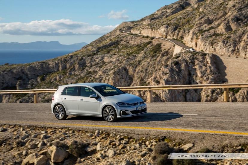 Volkswagen Golf GTE 1.4 TSI Plug-In Hybrid First Drive Review - Sgcarmart