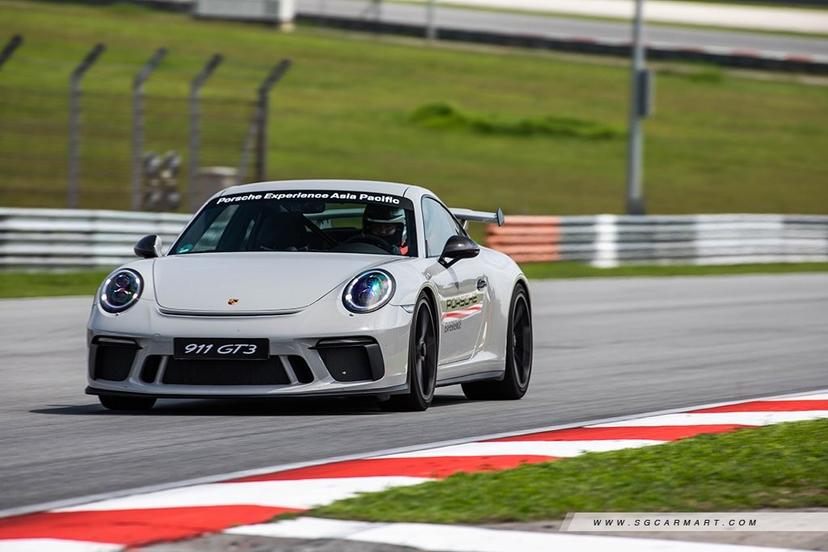 Porsche 911 GT3 4.0 (A) First Drive Review - Sgcarmart