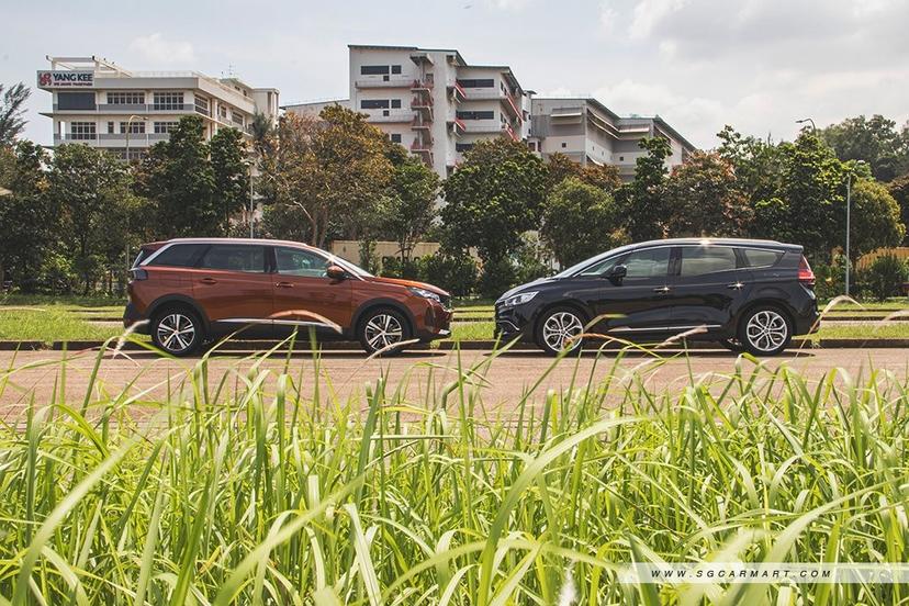 Peugeot 5008 vs Renault Grand Scenic - Sgcarmart
