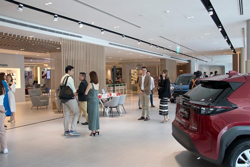 Borneo Motors unveils newly renovated Toyota showroom - Sgcarmart