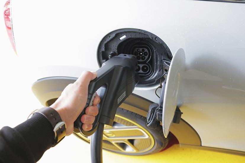 Pay for leaving EVs idle at selected SP chargers from 1 Dec - Sgcarmart
