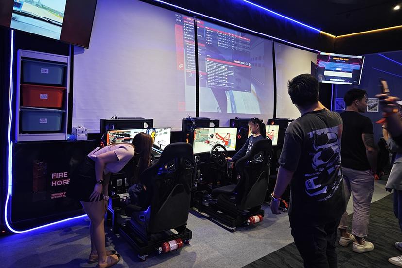 Rounding cafe and 99Bends racing simulator studio opens - Sgcarmart