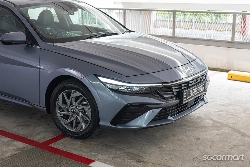 Hyundai Avante Hybrid Elite Facelift Review - Sgcarmart