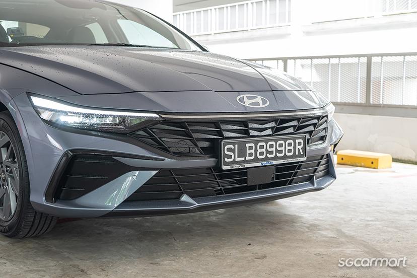Hyundai Avante Hybrid Elite Facelift Review - Sgcarmart