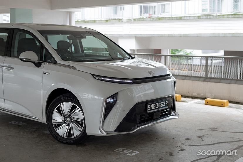MG M9 EV Grand Trophy Review - Sgcarmart