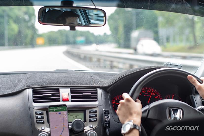 How to avoid getting into a chain collision on expressways - Sgcarmart