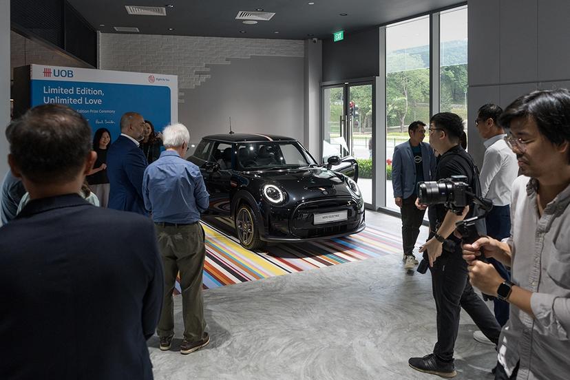 MINI presents its PS Bespoke edition to its lucky new owner - Sgcarmart