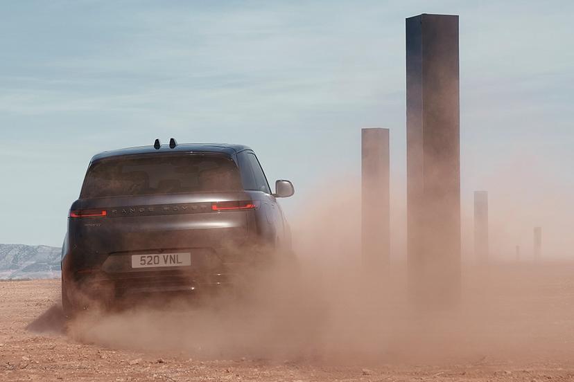 Range Rover Sport gets new Stealth Pack - Sgcarmart