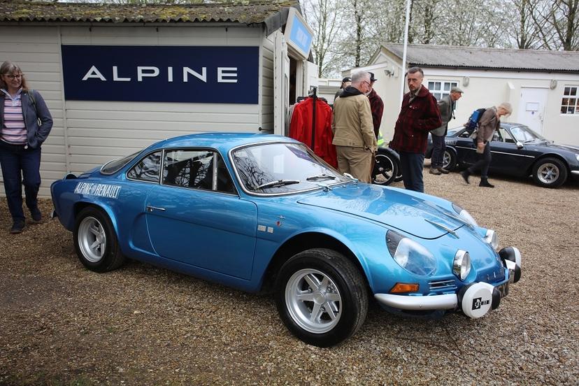 Alpine shows off its motorsports history at the MM81 - Sgcarmart
