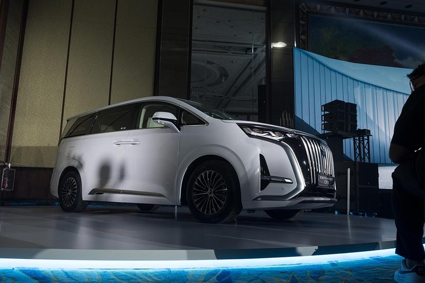 DENZA D9 arrives on Singapore's shores - Sgcarmart
