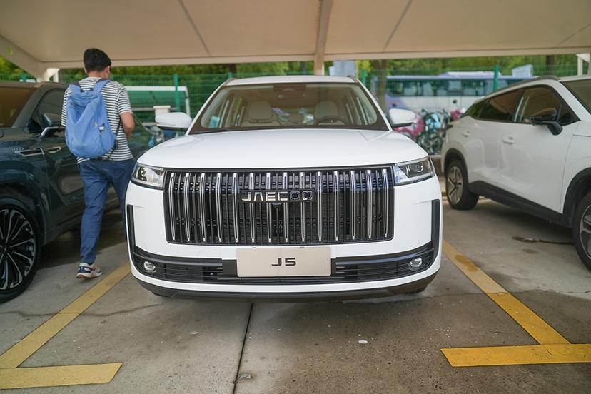 Jaecoo J5 makes its global debut - Sgcarmart