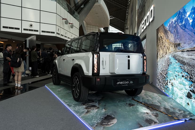 All-electric Jaecoo J6 launched in Singapore - Sgcarmart