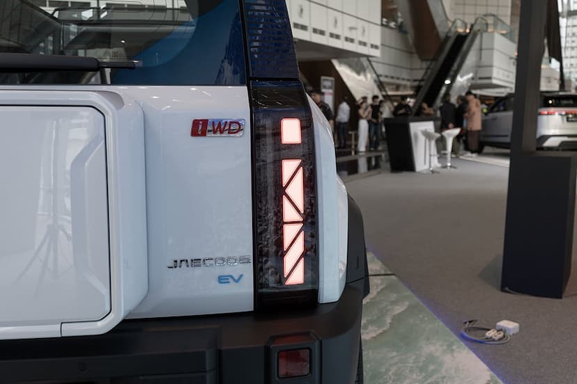 All-electric Jaecoo J6 launched in Singapore - Sgcarmart