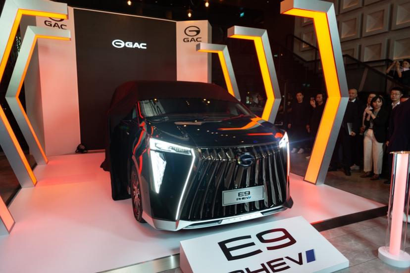 GAC E9 plug-in hybrid luxury MPV launched in Singapore - Sgcarmart