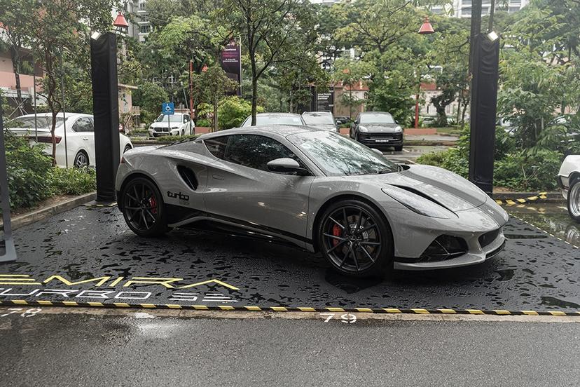 Lotus Emira Turbo SE launched in Singapore - Sgcarmart