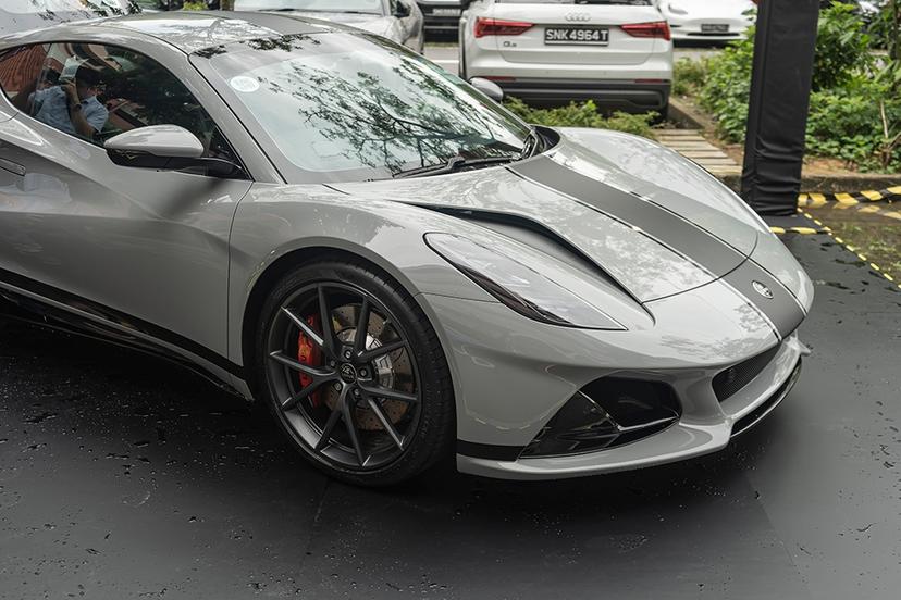 Lotus Emira Turbo SE launched in Singapore - Sgcarmart
