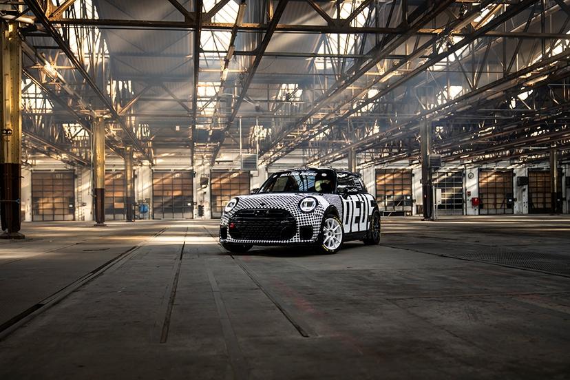 MINI JCW returns to Nurburgring with exclusive livery - Sgcarmart