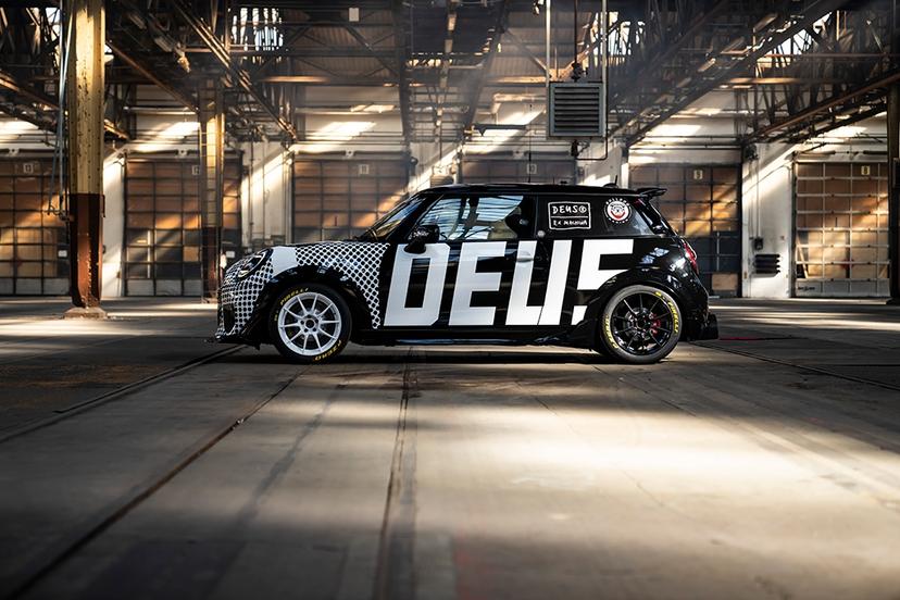 MINI JCW returns to Nurburgring with exclusive livery - Sgcarmart