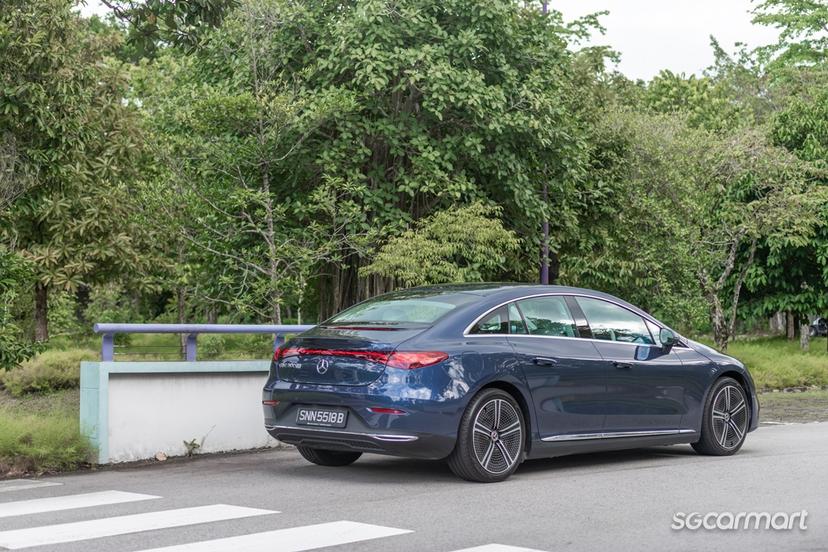 Mercedes-Benz EQE300 Electric Art Review - Sgcarmart