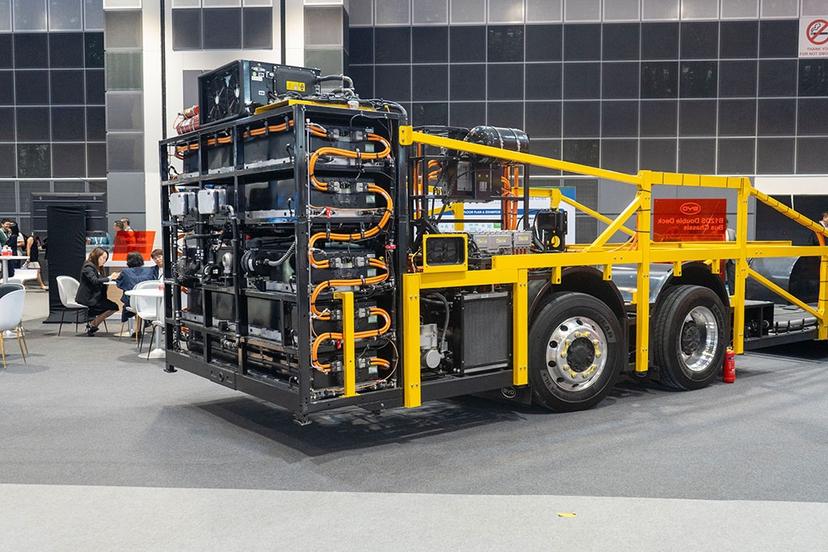 BYD shows off first double-decker electric bus in Singapore - Sgcarmart