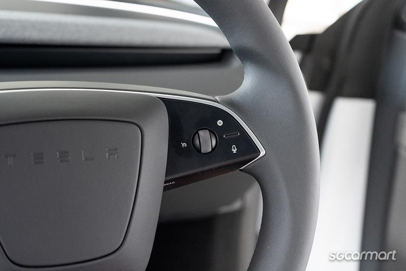 Tesla Model Y RWD 110 Facelift Review - Sgcarmart