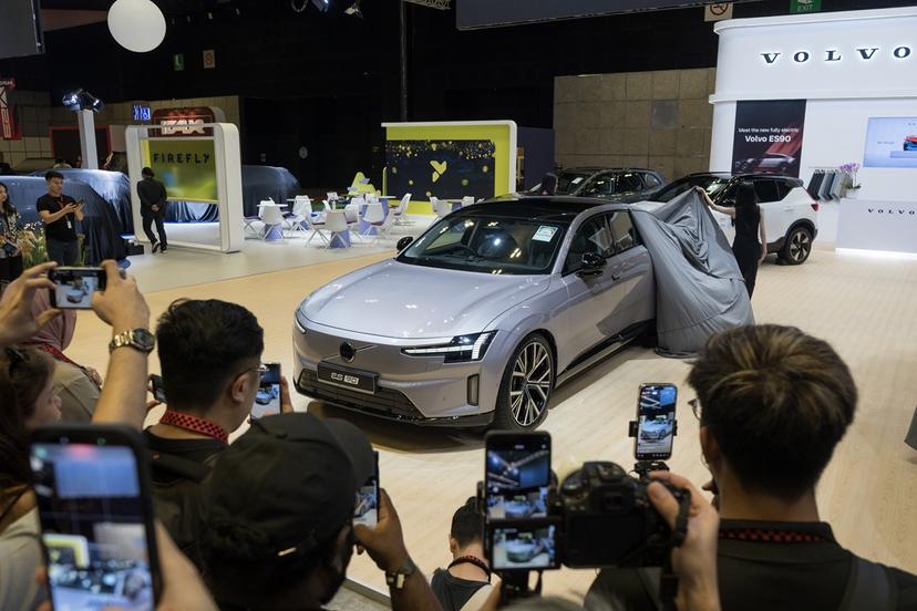 Volvo ES90 unveiled at 2026 Singapore Motor Show - Sgcarmart