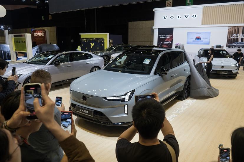 Seven-seat electric flagship: Volvo EX90 lands in Singapore - Sgcarmart