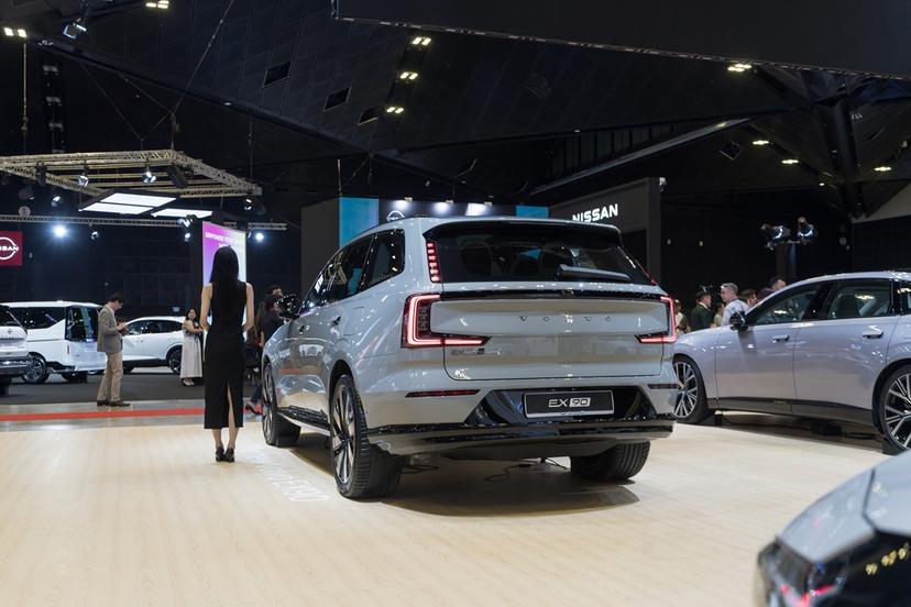 Seven-seat electric flagship: Volvo EX90 lands in Singapore - Sgcarmart